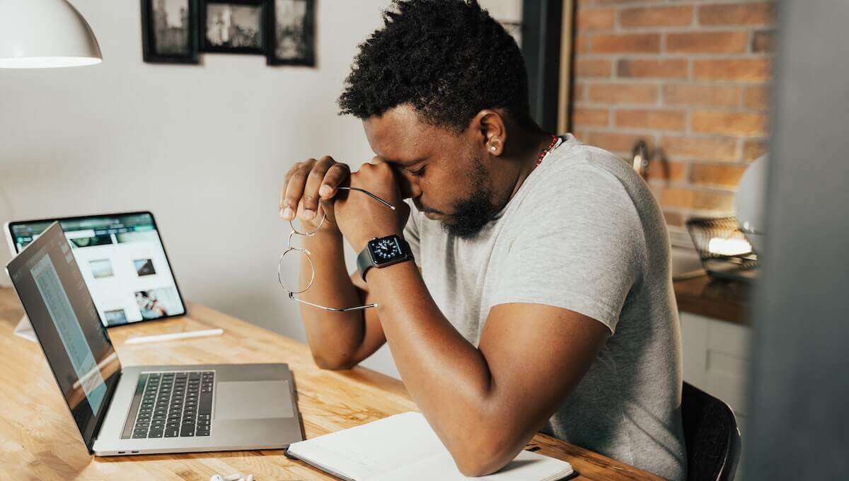 How To Keep Laptop Cool While Gaming - DesktopEdge